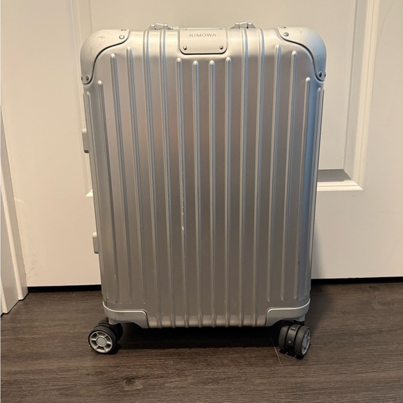 RIMOWA | Bags | Rimowa Original Cabin Silver Aluminum Carry On Suitcase ...